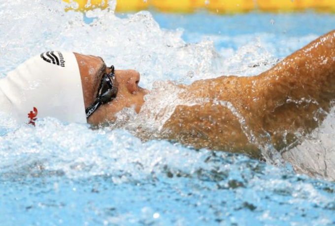 Με τον ταχύτερο χρόνο στα προκριματικά των 100μ. μικτή ο Βαζαίος, πανελλήνιο ρεκόρ η Παυλοπούλου ...